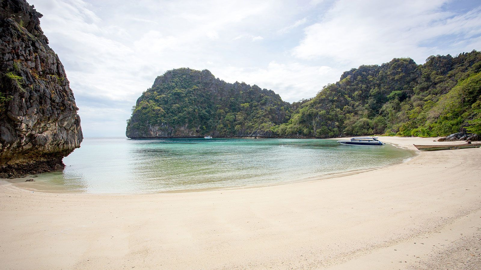 Discovering the Moken tribe with a charter in the Mergui islands